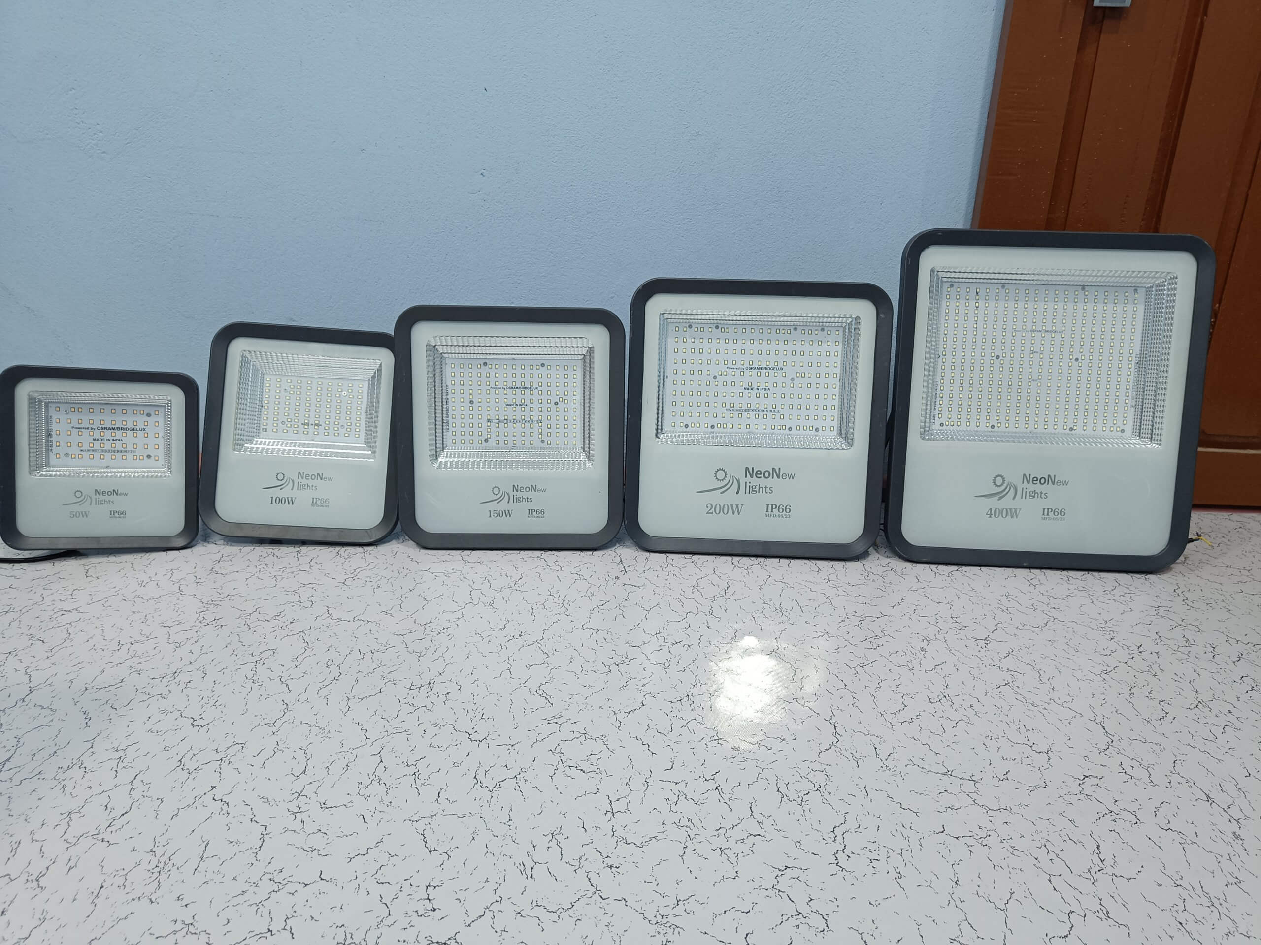 Lens Model Flood Light - NeoNew Lights